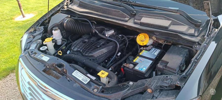 Melns Chrysler town-&-country 2014 Biržai, ar dzinēja tilpumu 3.60 L un nobraukumu 264 tūkst. km par 9000 €, foto 36 vietnē AUTOMOTO.COM.LV