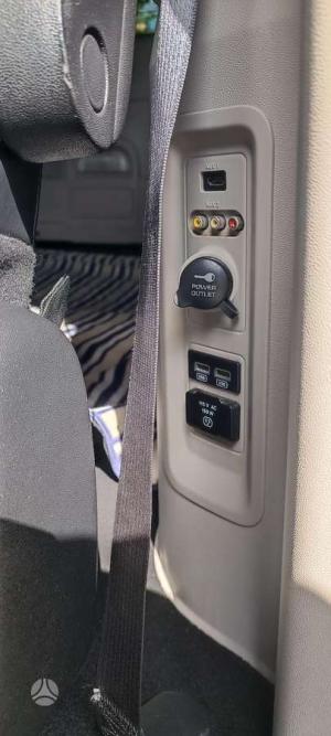 Melns Chrysler town-&-country 2014 Biržai, ar dzinēja tilpumu 3.60 L un nobraukumu 264 tūkst. km par 9000 €, foto 41 vietnē AUTOMOTO.COM.LV