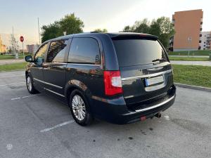 Melns Chrysler town-&-country 2014 Klaipėda, ar dzinēja tilpumu 3.60 L un nobraukumu 248 tūkst. km par 5500 €, foto 3 vietnē AUTOMOTO.COM.LV