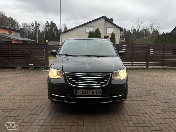 Black Chrysler town-&-country 2015 in Kaunas, with an engine capacity of 3.60 L and mileage of 322 thousand km for 8000 €, photo 3 on AUTOMOTO.COM.LV