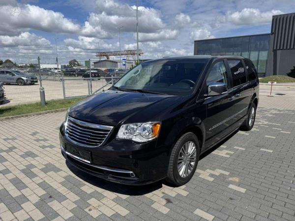 Melns Chrysler town-&-country 2015 Šauļi, ar dzinēja tilpumu 3.60 L un nobraukumu 230 tūkst. km par 8450 €, foto 1 vietnē AUTOMOTO.COM.LV