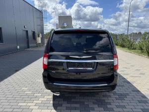 Melns Chrysler town-&-country 2015 Šauļi, ar dzinēja tilpumu 3.60 L un nobraukumu 230 tūkst. km par 8450 €, foto 7 vietnē AUTOMOTO.COM.LV