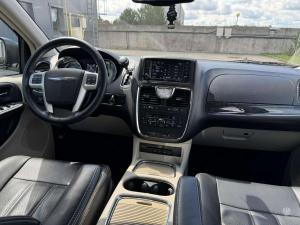 Melns Chrysler town-&-country 2015 Šauļi, ar dzinēja tilpumu 3.60 L un nobraukumu 230 tūkst. km par 8450 €, foto 10 vietnē AUTOMOTO.COM.LV