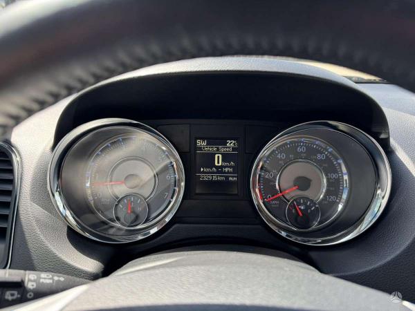 Melns Chrysler town-&-country 2015 Šauļi, ar dzinēja tilpumu 3.60 L un nobraukumu 230 tūkst. km par 8450 €, foto 10 vietnē AUTOMOTO.COM.LV