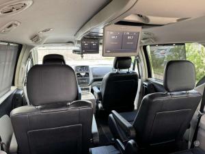 Melns Chrysler town-&-country 2015 Šauļi, ar dzinēja tilpumu 3.60 L un nobraukumu 230 tūkst. km par 8450 €, foto 19 vietnē AUTOMOTO.COM.LV