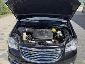 Melns Chrysler town-&-country 2015 Šauļi, ar dzinēja tilpumu 3.60 L un nobraukumu 230 tūkst. km par 8450 €, foto 26 vietnē AUTOMOTO.COM.LV