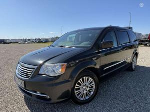 Melns Chrysler town-&-country 2015 Viļņa, ar dzinēja tilpumu 3.60 L un nobraukumu 216 tūkst. km par 7500 €, foto  vietnē AUTOMOTO.COM.LV