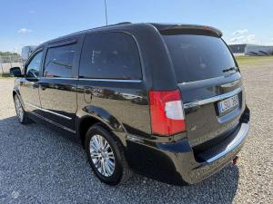 Melns Chrysler town-&-country 2015 Viļņa, ar dzinēja tilpumu 3.60 L un nobraukumu 216 tūkst. km par 7500 €, foto 7 vietnē AUTOMOTO.COM.LV