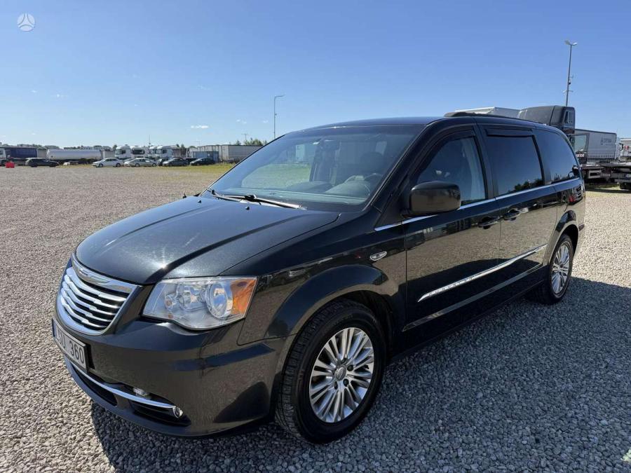Melns Chrysler town-&-country 2015 Viļņa, ar dzinēja tilpumu 3.60 L un nobraukumu 216 tūkst. km par 7500 €, foto 10 vietnē AUTOMOTO.COM.LV