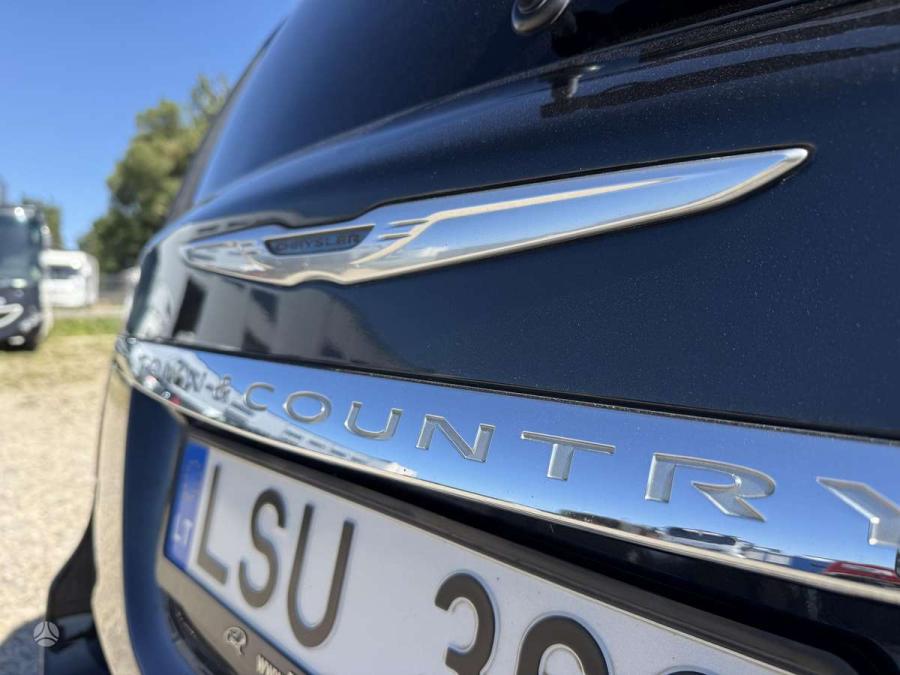 Melns Chrysler town-&-country 2015 Viļņa, ar dzinēja tilpumu 3.60 L un nobraukumu 216 tūkst. km par 7500 €, foto 15 vietnē AUTOMOTO.COM.LV