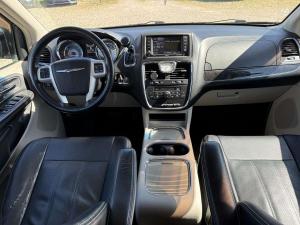 Melns Chrysler town-&-country 2015 Viļņa, ar dzinēja tilpumu 3.60 L un nobraukumu 216 tūkst. km par 7500 €, foto 19 vietnē AUTOMOTO.COM.LV