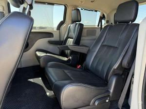 Melns Chrysler town-&-country 2015 Viļņa, ar dzinēja tilpumu 3.60 L un nobraukumu 216 tūkst. km par 7500 €, foto 21 vietnē AUTOMOTO.COM.LV