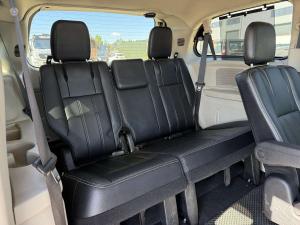 Melns Chrysler town-&-country 2015 Viļņa, ar dzinēja tilpumu 3.60 L un nobraukumu 216 tūkst. km par 7500 €, foto 26 vietnē AUTOMOTO.COM.LV