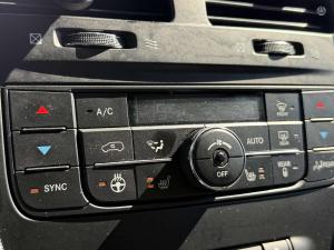 Melns Chrysler town-&-country 2015 Viļņa, ar dzinēja tilpumu 3.60 L un nobraukumu 216 tūkst. km par 7500 €, foto 31 vietnē AUTOMOTO.COM.LV