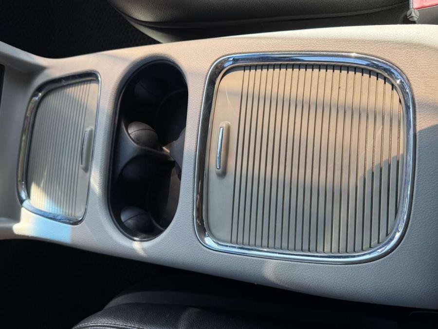 Melns Chrysler town-&-country 2015 Viļņa, ar dzinēja tilpumu 3.60 L un nobraukumu 216 tūkst. km par 7500 €, foto 40 vietnē AUTOMOTO.COM.LV