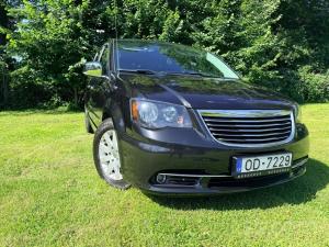 Melns Chrysler town-&-country 2016 Rīga, ar dzinēja tilpumu 3.60 L un nobraukumu 201 tūkst. km par 14300 €, foto 3 vietnē AUTOMOTO.COM.LV