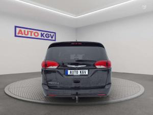 Black Chrysler town-&-country 2017 in Kaunas, with an engine capacity of 3.60 L and mileage of 154 thousand km for 13999 €, photo 4 on AUTOMOTO.COM.LV
