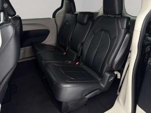Melns Chrysler town-&-country 2017 Kauņa, ar dzinēja tilpumu 3.60 L un nobraukumu 154 tūkst. km par 13999 €, foto 11 vietnē AUTOMOTO.COM.LV