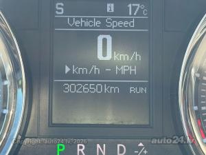 Melns Chrysler town-&-country 2011 Tallina, ar dzinēja tilpumu 3.60 L un nobraukumu 303 tūkst. km par 4900 €, foto 6 vietnē AUTOMOTO.COM.LV