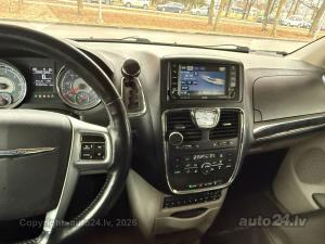 Melns Chrysler town-&-country 2011 Tallina, ar dzinēja tilpumu 3.60 L un nobraukumu 303 tūkst. km par 4900 €, foto 7 vietnē AUTOMOTO.COM.LV