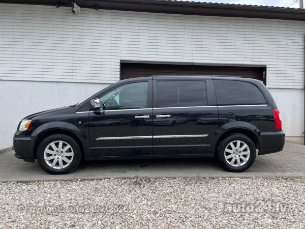 Black Chrysler town-&-country 2013 in Voru, with an engine capacity of 3.60 L and mileage of 257 thousand km for 5500 €, photo 4 on AUTOMOTO.COM.LV