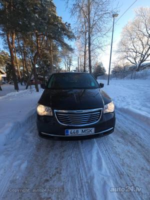 Black Chrysler town-&-country 2014 in Tallinn, with an engine capacity of 3.60 L and mileage of 260 thousand km for 8800 €, photo 2 on AUTOMOTO.COM.LV