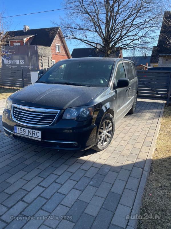 Black Chrysler town-&-country 2014 in Tallinn, with an engine capacity of 3.60 L and mileage of 0 thousand km for 6000 €, photo 1 on AUTOMOTO.COM.LV