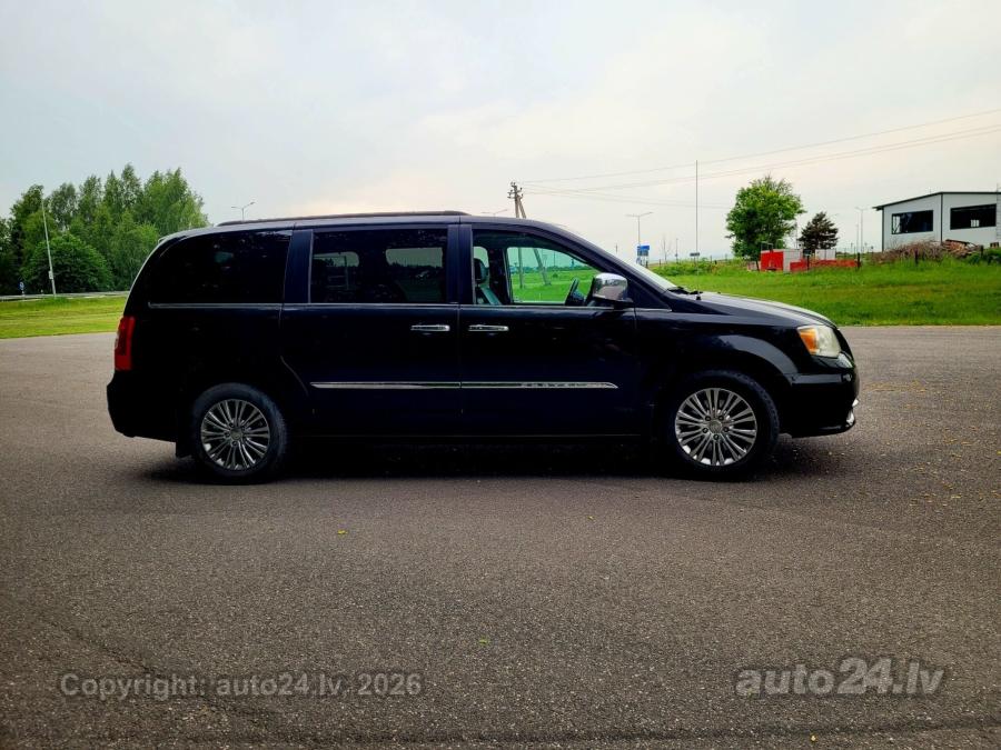 Melns Chrysler town-&-country 2014 Tartu, ar dzinēja tilpumu 3.60 L un nobraukumu 235 tūkst. km par 7500 €, foto 6 vietnē AUTOMOTO.COM.LV