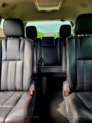 Melns Chrysler town-&-country 2014 Tartu, ar dzinēja tilpumu 3.60 L un nobraukumu 235 tūkst. km par 7500 €, foto 10 vietnē AUTOMOTO.COM.LV