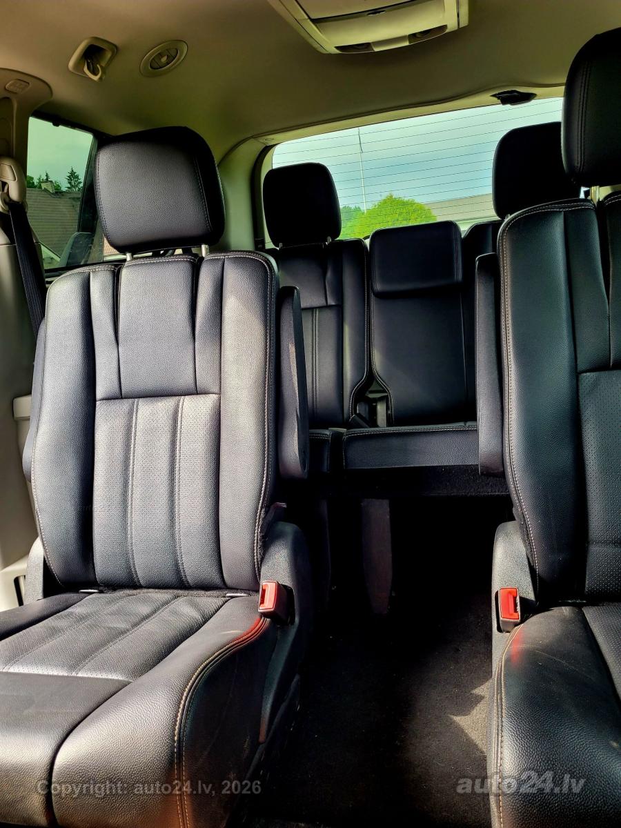 Melns Chrysler town-&-country 2014 Tartu, ar dzinēja tilpumu 3.60 L un nobraukumu 235 tūkst. km par 7500 €, foto 11 vietnē AUTOMOTO.COM.LV