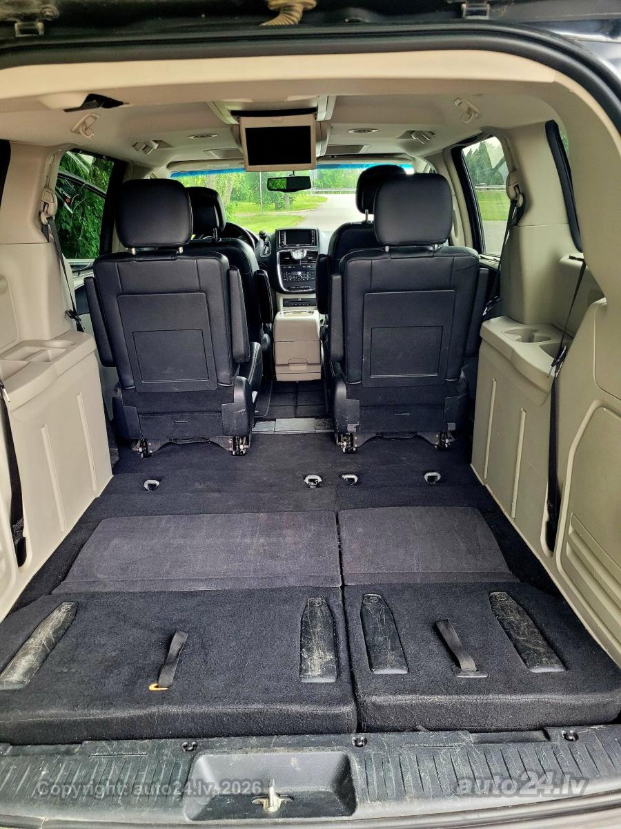 Melns Chrysler town-&-country 2014 Tartu, ar dzinēja tilpumu 3.60 L un nobraukumu 235 tūkst. km par 7500 €, foto 16 vietnē AUTOMOTO.COM.LV