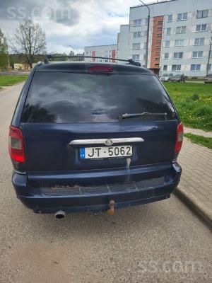 Zils Chrysler town-&-country 2005 Cēsis, ar dzinēja tilpumu 3.80 L un nobraukumu 226 tūkst. km par 500 €, foto 5 vietnē AUTOMOTO.COM.LV