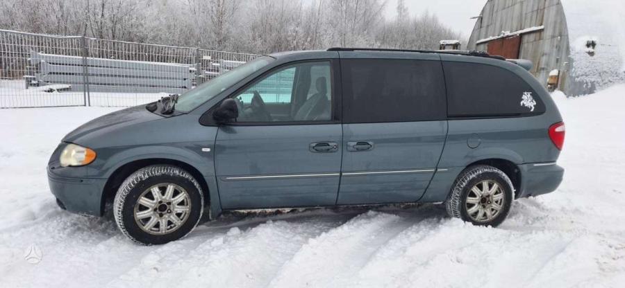 Zils Chrysler town-&-country 2005 Kauņa, ar dzinēja tilpumu 3.80 L un nobraukumu 285 tūkst. km par 2200 €, foto 1 vietnē AUTOMOTO.COM.LV