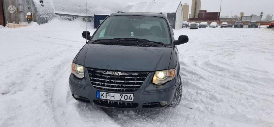 Zils Chrysler town-&-country 2005 Kauņa, ar dzinēja tilpumu 3.80 L un nobraukumu 285 tūkst. km par 2200 €, foto 5 vietnē AUTOMOTO.COM.LV