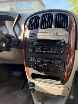 Zils Chrysler town-&-country 2005 Kauņa, ar dzinēja tilpumu 3.30 L un nobraukumu 332 tūkst. km par 750 €, foto 8 vietnē AUTOMOTO.COM.LV
