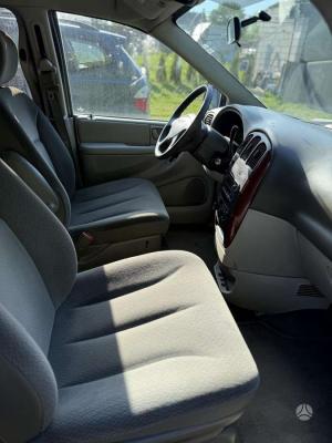 Zils Chrysler town-&-country 2005 Kauņa, ar dzinēja tilpumu 3.30 L un nobraukumu 332 tūkst. km par 750 €, foto 9 vietnē AUTOMOTO.COM.LV