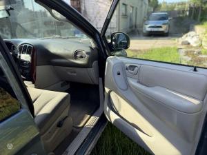 Zils Chrysler town-&-country 2005 Kauņa, ar dzinēja tilpumu 3.30 L un nobraukumu 332 tūkst. km par 750 €, foto 10 vietnē AUTOMOTO.COM.LV