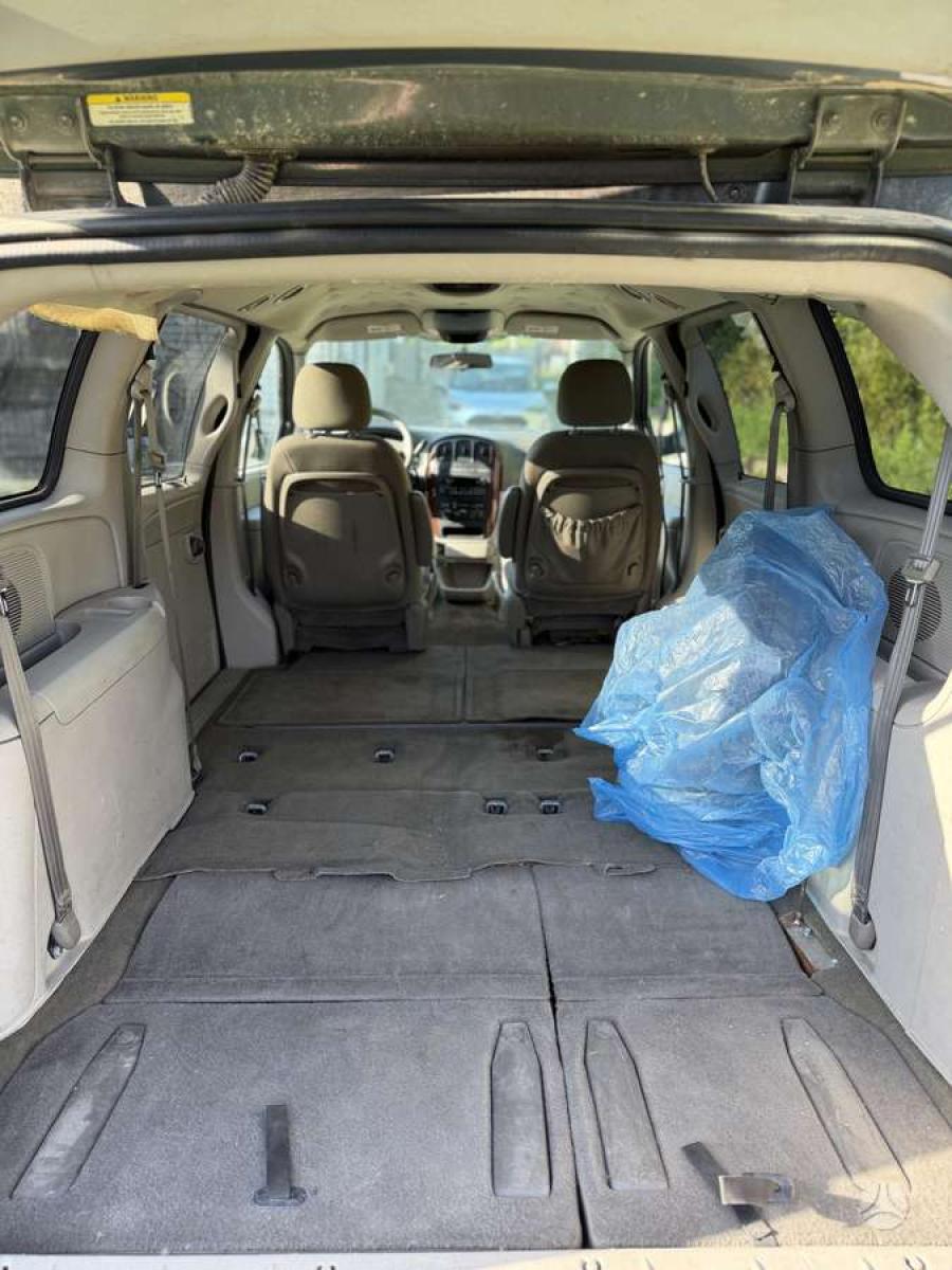 Zils Chrysler town-&-country 2005 Kauņa, ar dzinēja tilpumu 3.30 L un nobraukumu 332 tūkst. km par 750 €, foto 13 vietnē AUTOMOTO.COM.LV