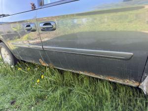 Zils Chrysler town-&-country 2005 Kauņa, ar dzinēja tilpumu 3.30 L un nobraukumu 332 tūkst. km par 750 €, foto 15 vietnē AUTOMOTO.COM.LV