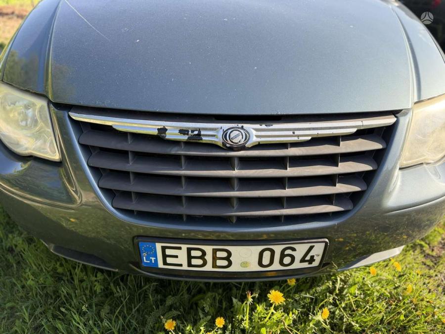 Zils Chrysler town-&-country 2005 Kauņa, ar dzinēja tilpumu 3.30 L un nobraukumu 332 tūkst. km par 750 €, foto 17 vietnē AUTOMOTO.COM.LV
