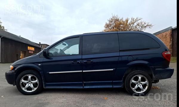 Blue Chrysler town-&-country 2007 in Kuldiga, with an engine capacity of 3.80 L and mileage of 120 thousand km for 1600 €, photo 1 on AUTOMOTO.COM.LV