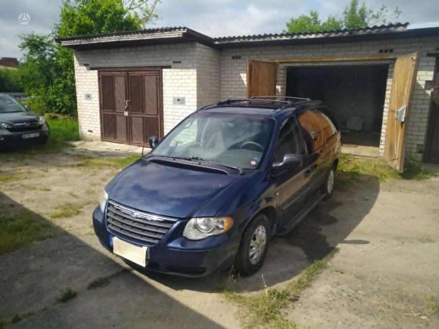 Zils Chrysler town-&-country 2007 Anykščiai, ar dzinēja tilpumu 3.30 L un nobraukumu 227 tūkst. km par 2100 €, foto 3 vietnē AUTOMOTO.COM.LV