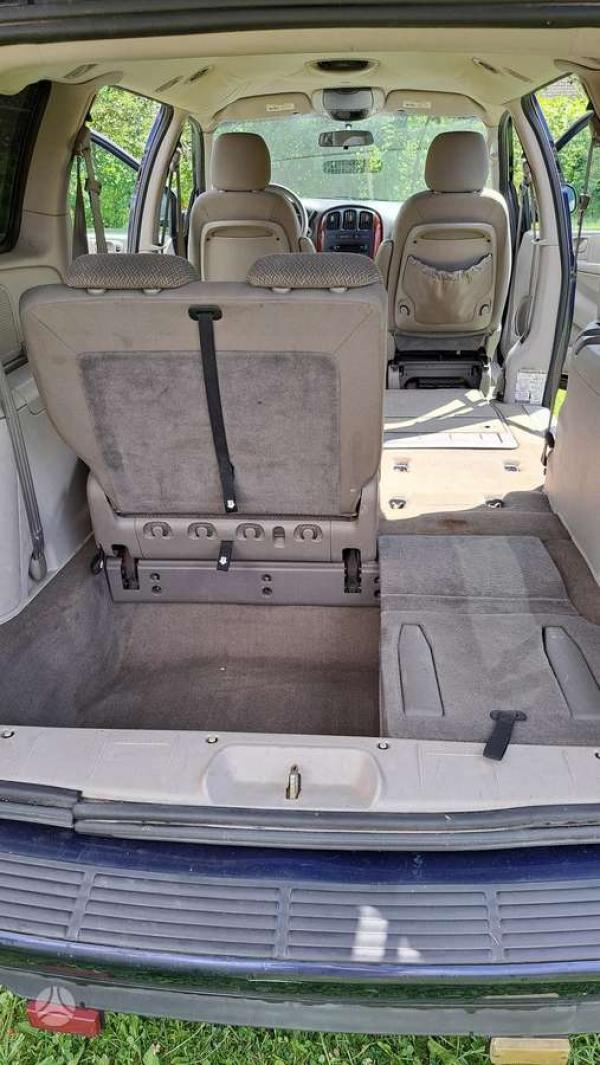 Zils Chrysler town-&-country 2007 Anykščiai, ar dzinēja tilpumu 3.30 L un nobraukumu 227 tūkst. km par 2100 €, foto 7 vietnē AUTOMOTO.COM.LV