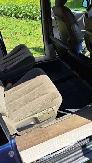 Zils Chrysler town-&-country 2007 Anykščiai, ar dzinēja tilpumu 3.30 L un nobraukumu 227 tūkst. km par 2100 €, foto 11 vietnē AUTOMOTO.COM.LV