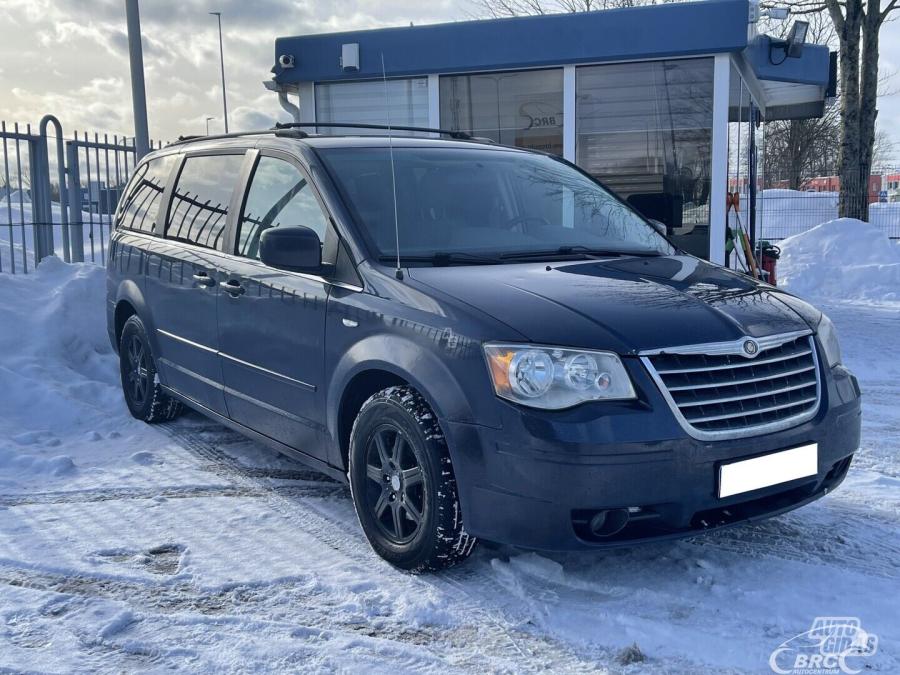 Blue Chrysler town-&-country 2008 in Avizieniai, with an engine capacity of 3.80 L and mileage of 258 thousand km for 1500 €, photo 27 on AUTOMOTO.COM.LV