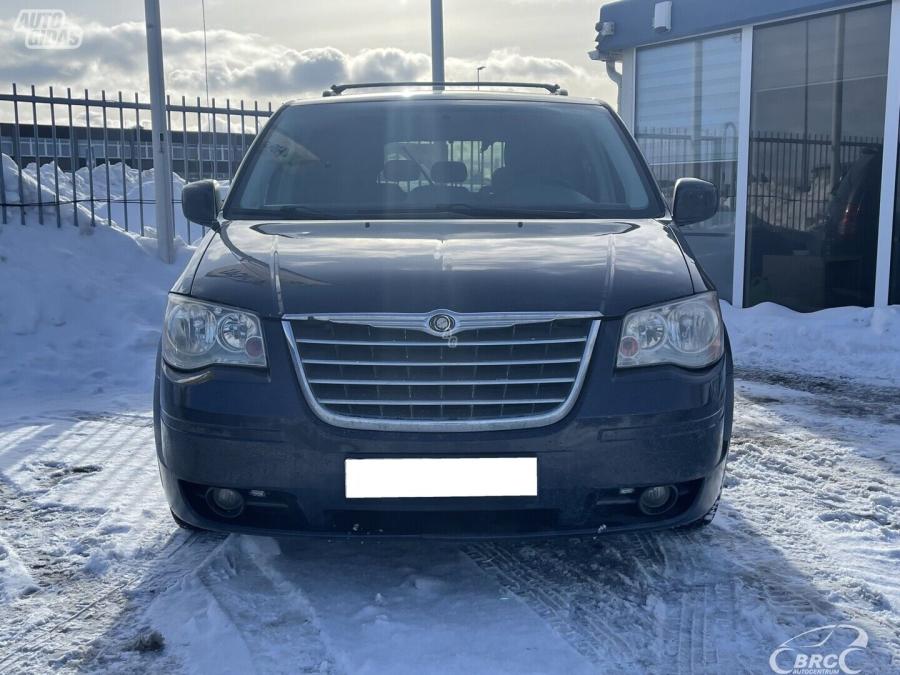 Blue Chrysler town-&-country 2008 in Avizieniai, with an engine capacity of 3.80 L and mileage of 258 thousand km for 1500 €, photo 28 on AUTOMOTO.COM.LV