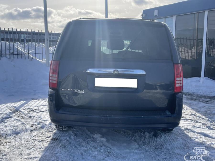Blue Chrysler town-&-country 2008 in Avizieniai, with an engine capacity of 3.80 L and mileage of 258 thousand km for 1500 €, photo 30 on AUTOMOTO.COM.LV