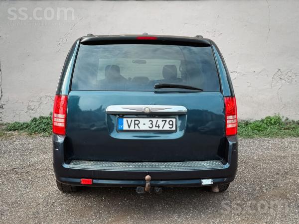Zils Chrysler town-&-country 2008 Rīga, ar dzinēja tilpumu 3.80 L un nobraukumu 211 tūkst. km par 2950 €, foto 4 vietnē AUTOMOTO.COM.LV