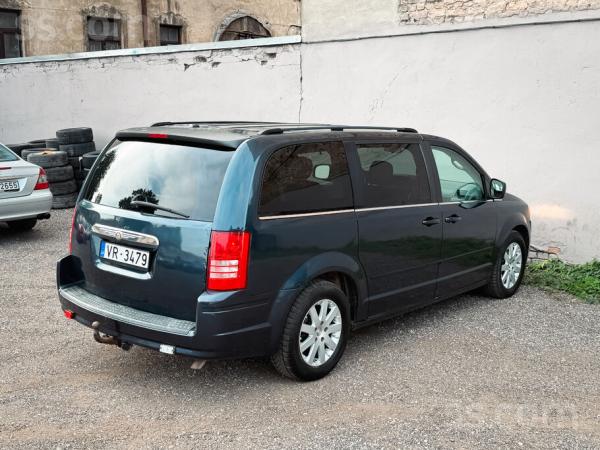 Zils Chrysler town-&-country 2008 Rīga, ar dzinēja tilpumu 3.80 L un nobraukumu 211 tūkst. km par 2950 €, foto 7 vietnē AUTOMOTO.COM.LV