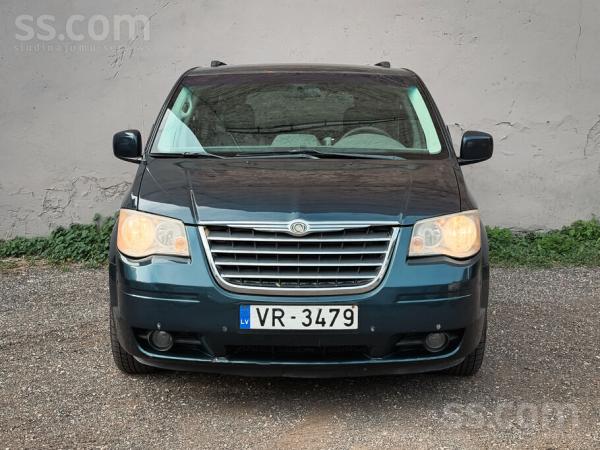Blue Chrysler town-&-country 2008 in Riga, with an engine capacity of 3.80 L and mileage of 211 thousand km for 2950 €, photo 5 on AUTOMOTO.COM.LV